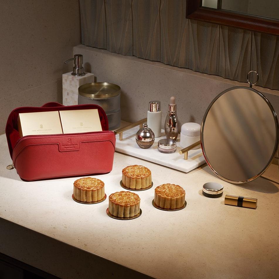 The Ritz-Carlton, Millenia Singapore Assorted Baked Mooncakes 4pcs ...