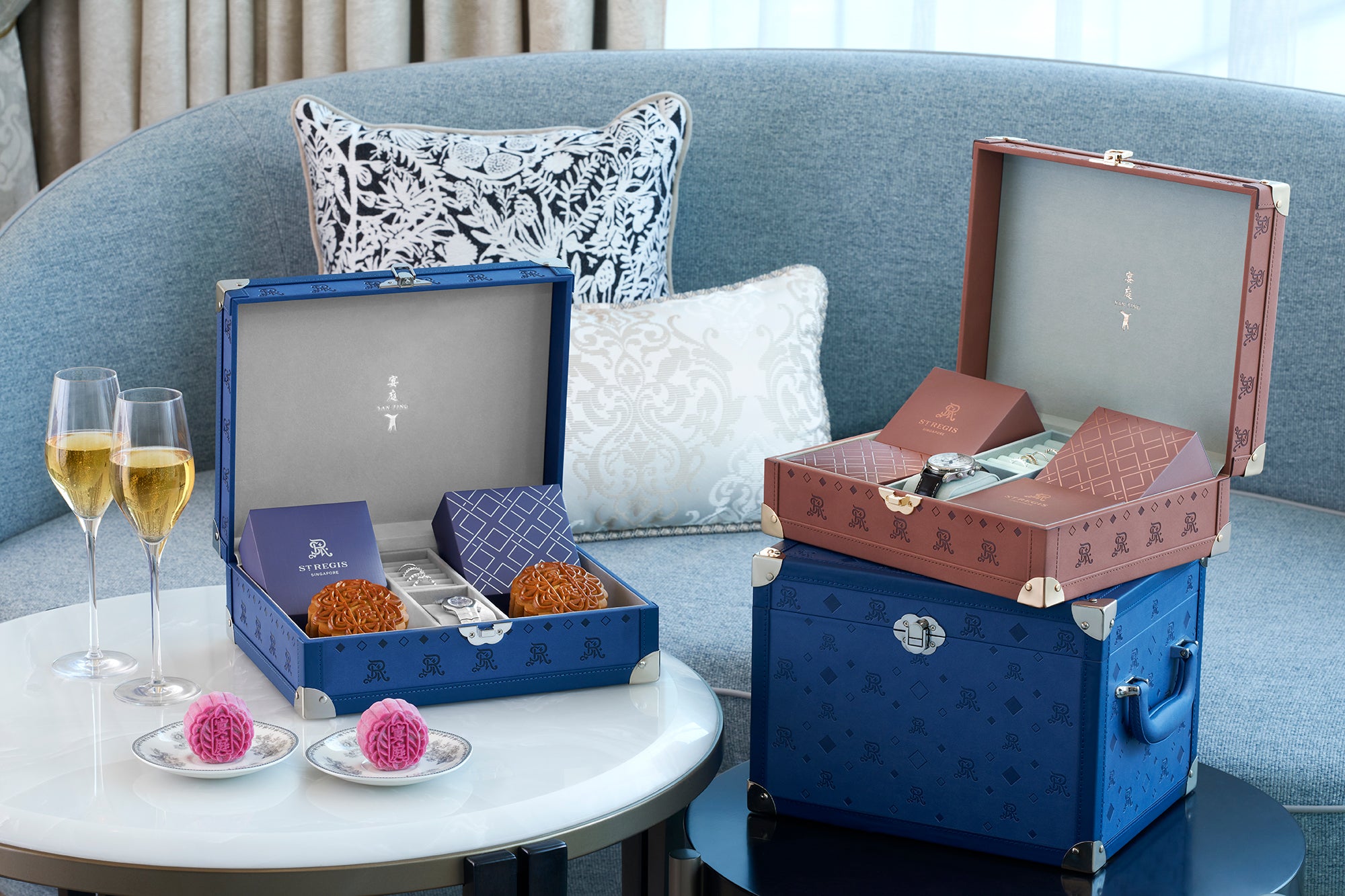 The St. Regis Singapore White Lotus Paste with Single Yolk Mooncake ...
